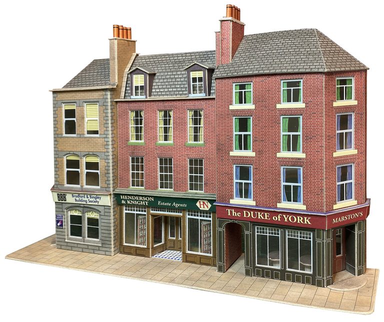 PO205 00/H0 Scale Low Relief Pub & Shops - Metcalfe Models